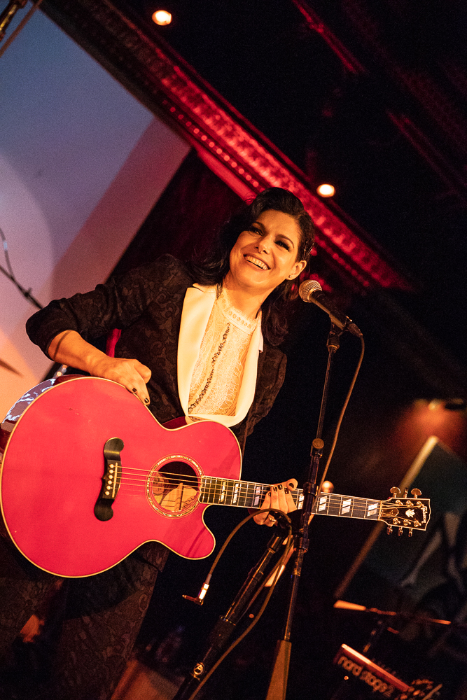 Queen V | SyncSummit